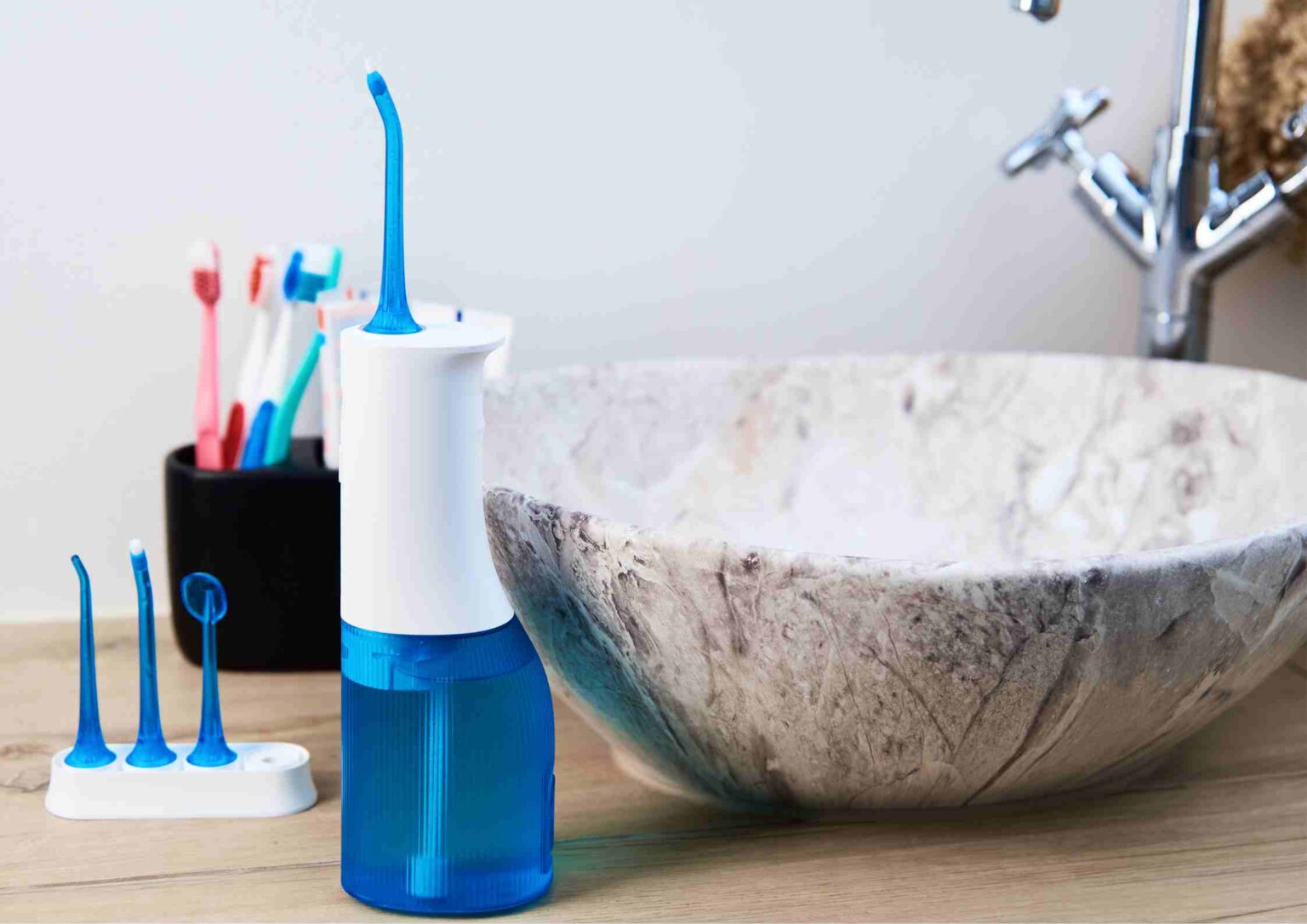 Best Floss for Bleeding Gums: The Best Options