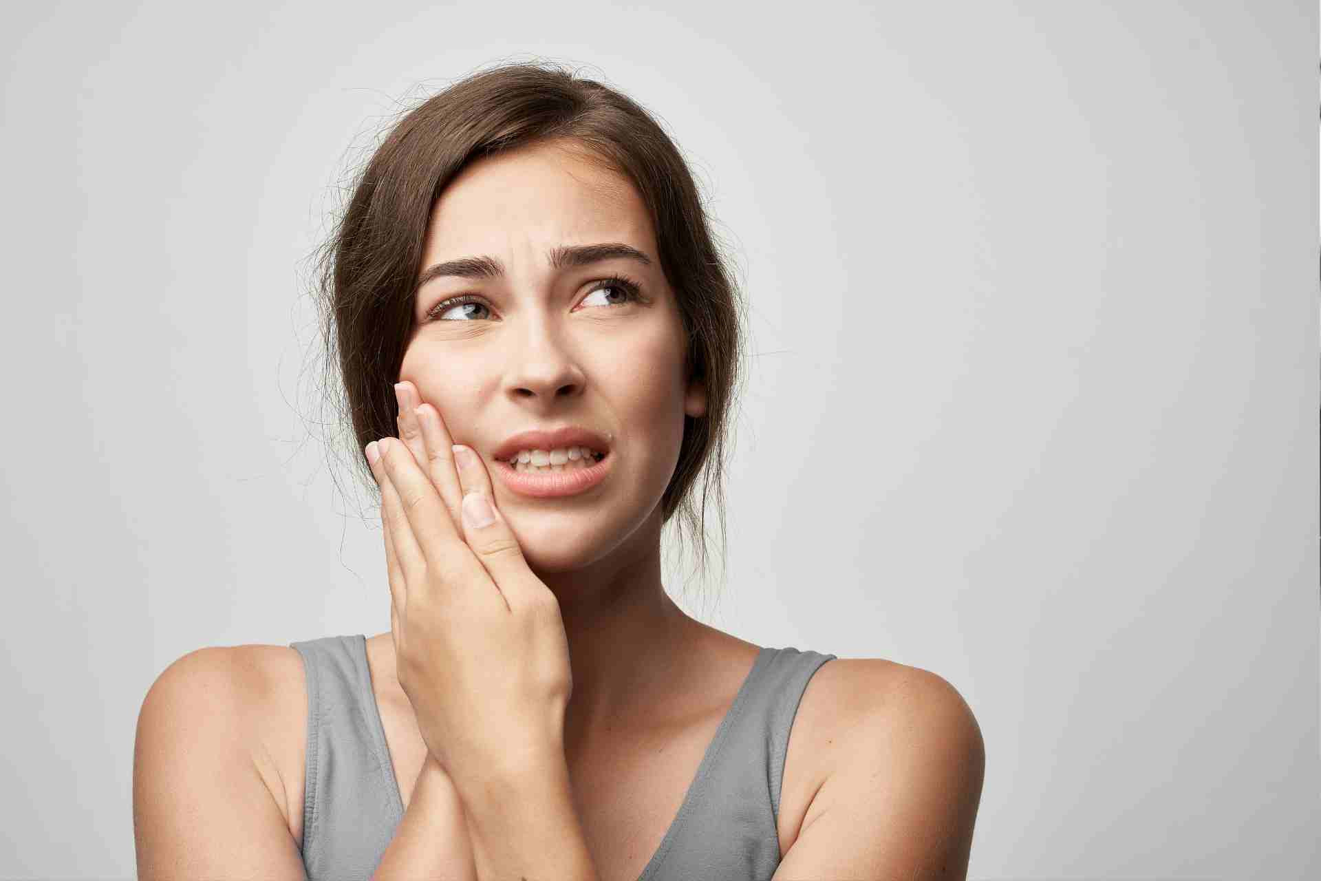 Root Canal Infection Symptoms: Signs, Causes & Treatment