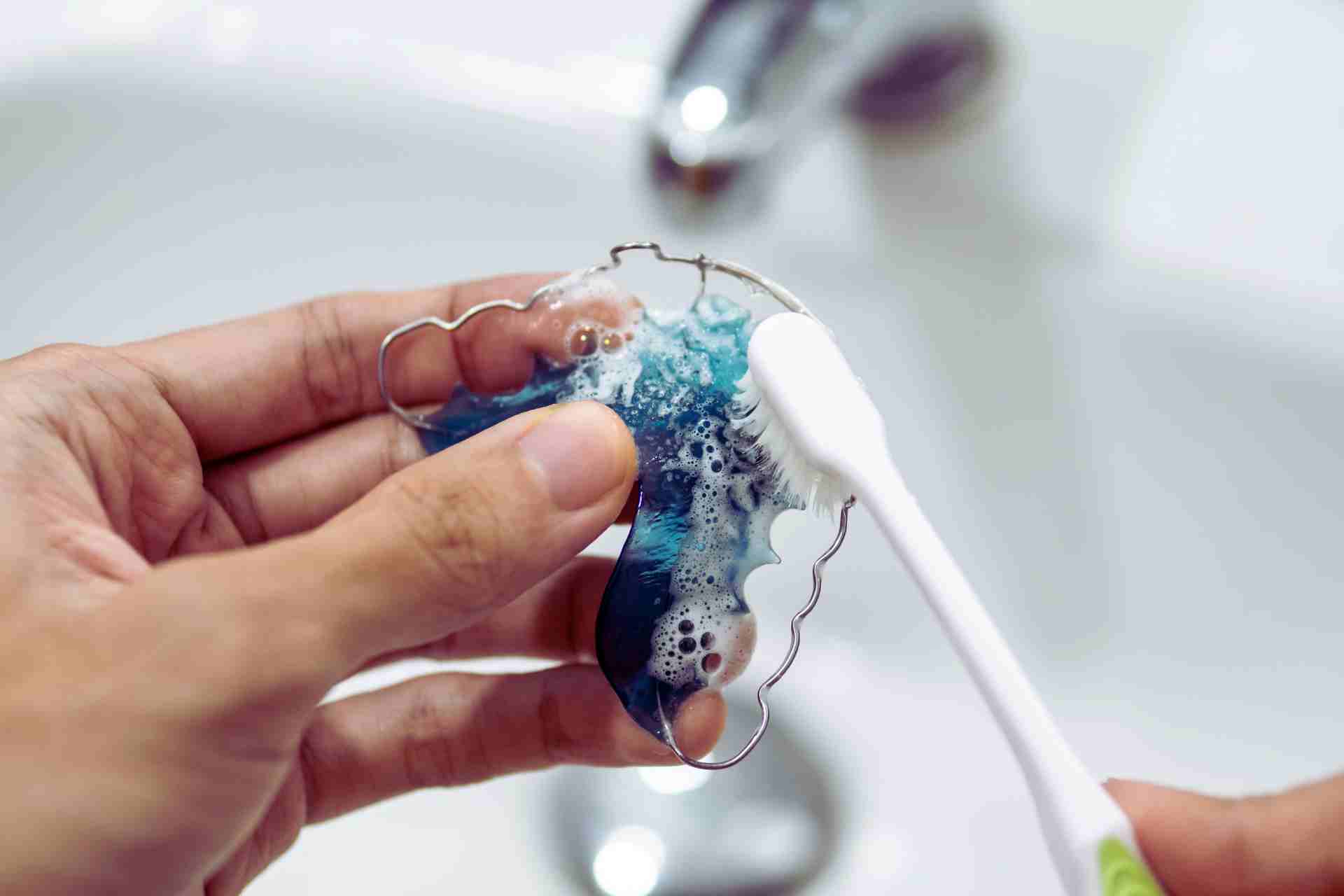 How To Clean Retainers: Guide For Cleaning Retainers