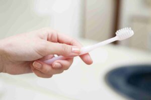 9 Tips to Stop Gagging When Brushing Your Teeth