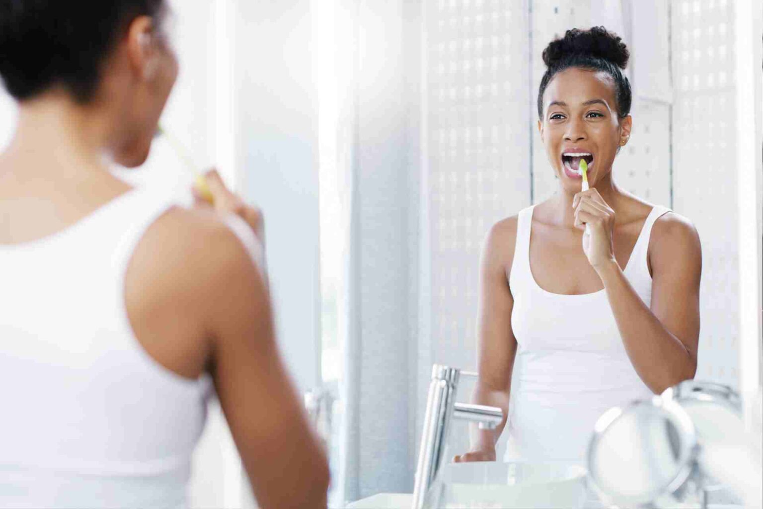 Crack in the Middle of the Tongue: Causes and Care Tips